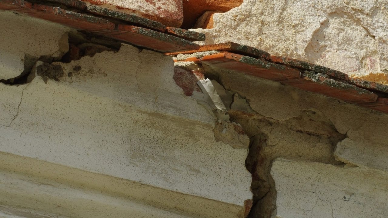 Structural Engineer for Cracks in Walls | Areté Engineers